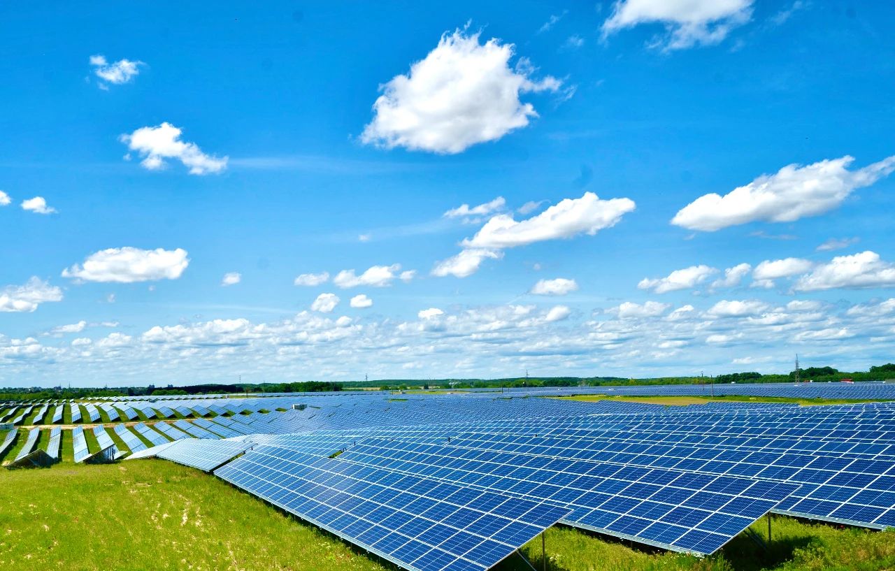 The Transformative Benefits of Building a Solar Power Plant